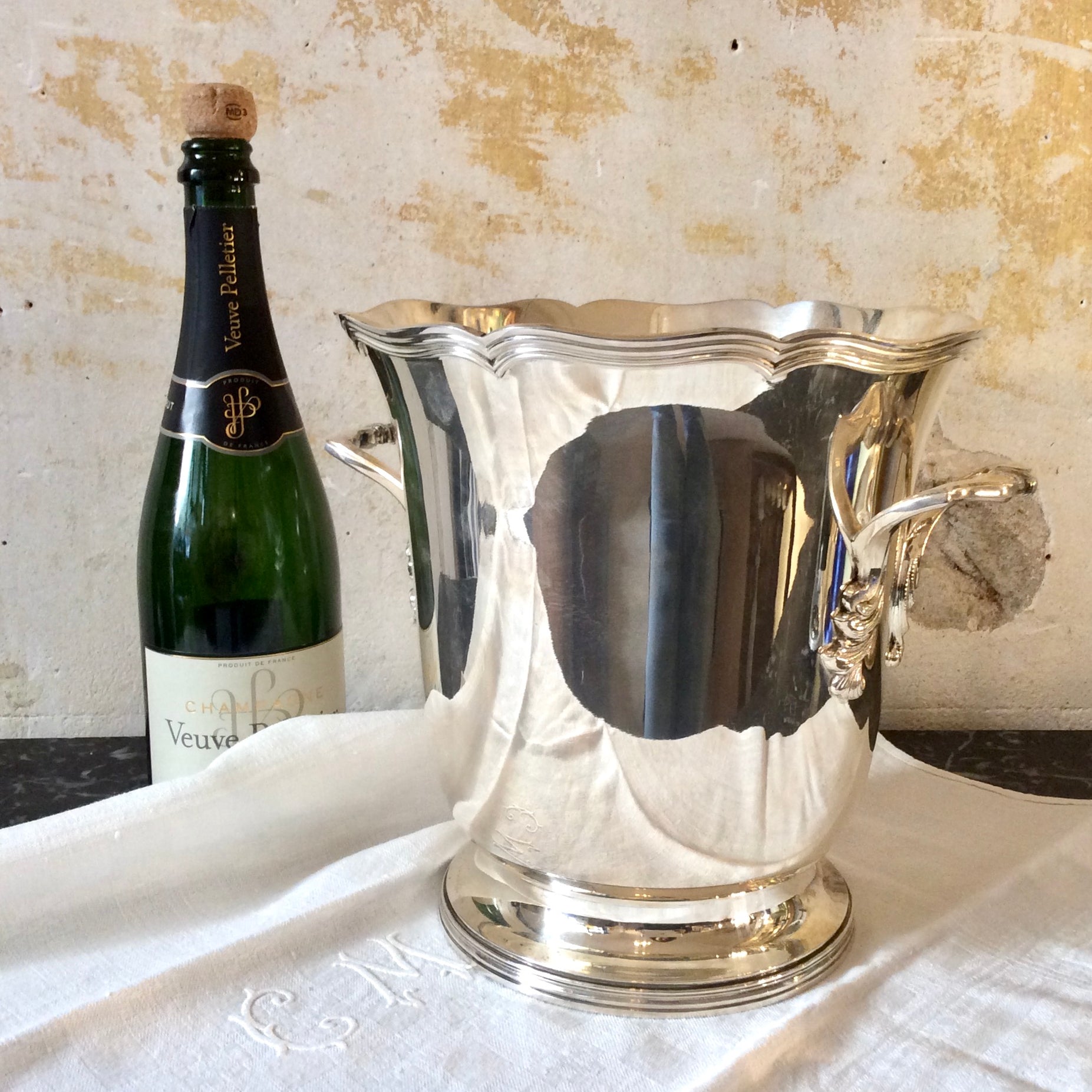 Seau à champagne en métal argenté St-Médard – Brocante La Vitrine